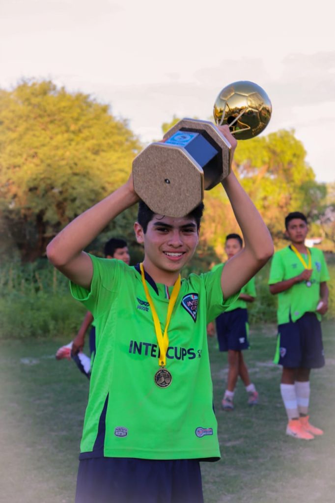 ACADEMIA INTERCUPS CAMPEONES EN TORNEO DE FUTBOL DE LA FLORIDA – El ...